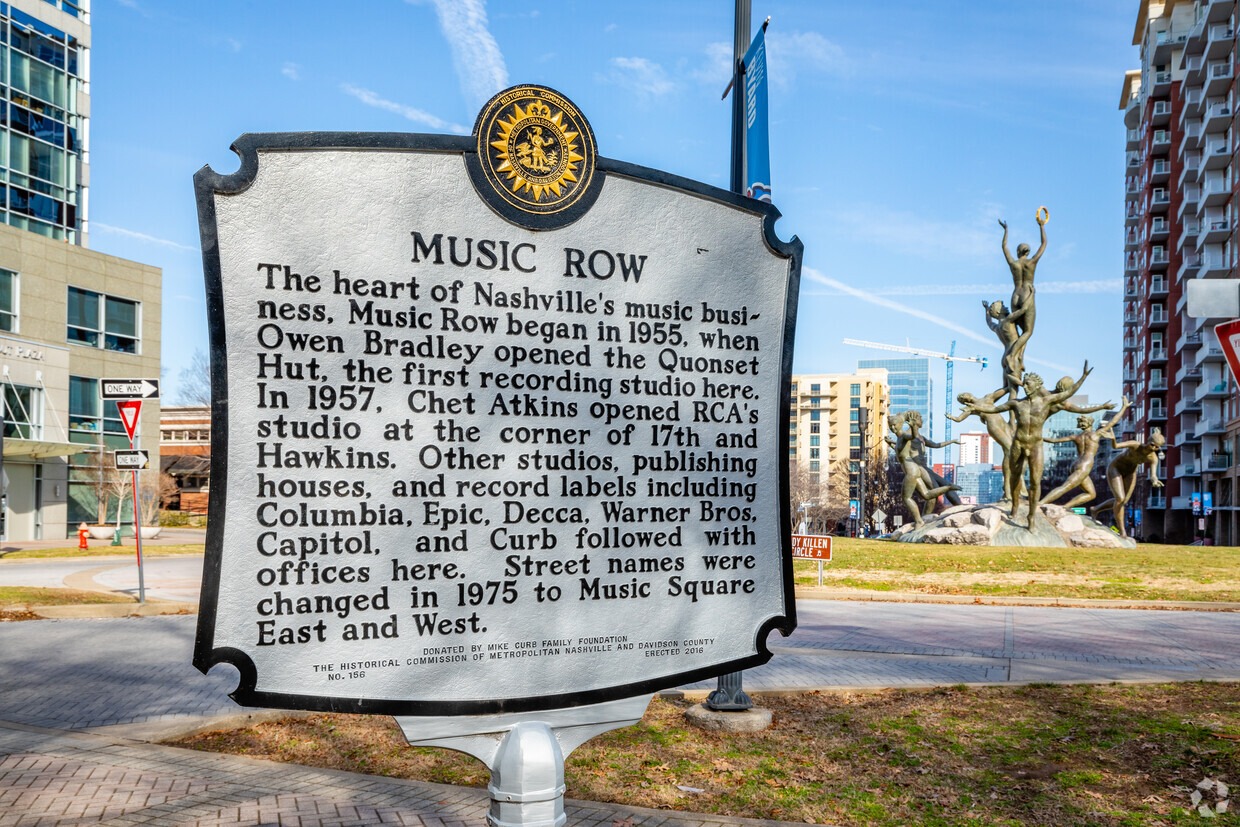 12 South Van Tour | Music Row Van Tour | Nashville, TN